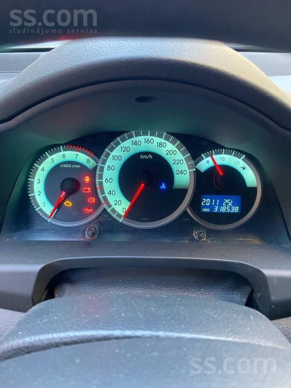 Toyota Corolla Verso 2008 Rīga, ar dzinēja tilpumu 1.80 L un nobraukumu 319 tūkst. km par 1200 €, foto 5 vietnē AUTOMOTO.COM.LV