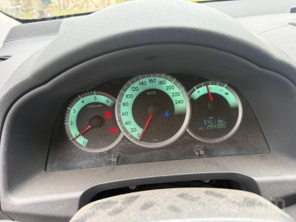 Toyota Corolla Verso 2008 in Daugavpils, with an engine capacity of 2.20 L and mileage of 254 thousand km for 1700 €, photo 2 on AUTOMOTO.COM.LV