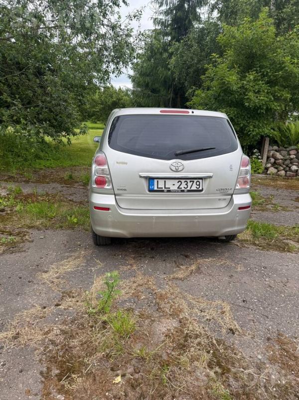 Toyota Corolla Verso 2008 in Daugavpils, with an engine capacity of 2.20 L and mileage of 254 thousand km for 1700 €, photo 3 on AUTOMOTO.COM.LV