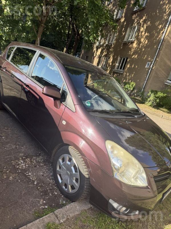 Toyota Corolla Verso 2008 Daugavpils, ar dzinēja tilpumu 2.20 L un nobraukumu 313 tūkst. km par 2500 €, foto 2 vietnē AUTOMOTO.COM.LV