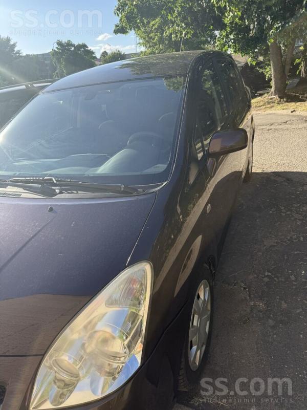 Toyota Corolla Verso 2008 Daugavpils, ar dzinēja tilpumu 2.20 L un nobraukumu 313 tūkst. km par 2500 €, foto 4 vietnē AUTOMOTO.COM.LV