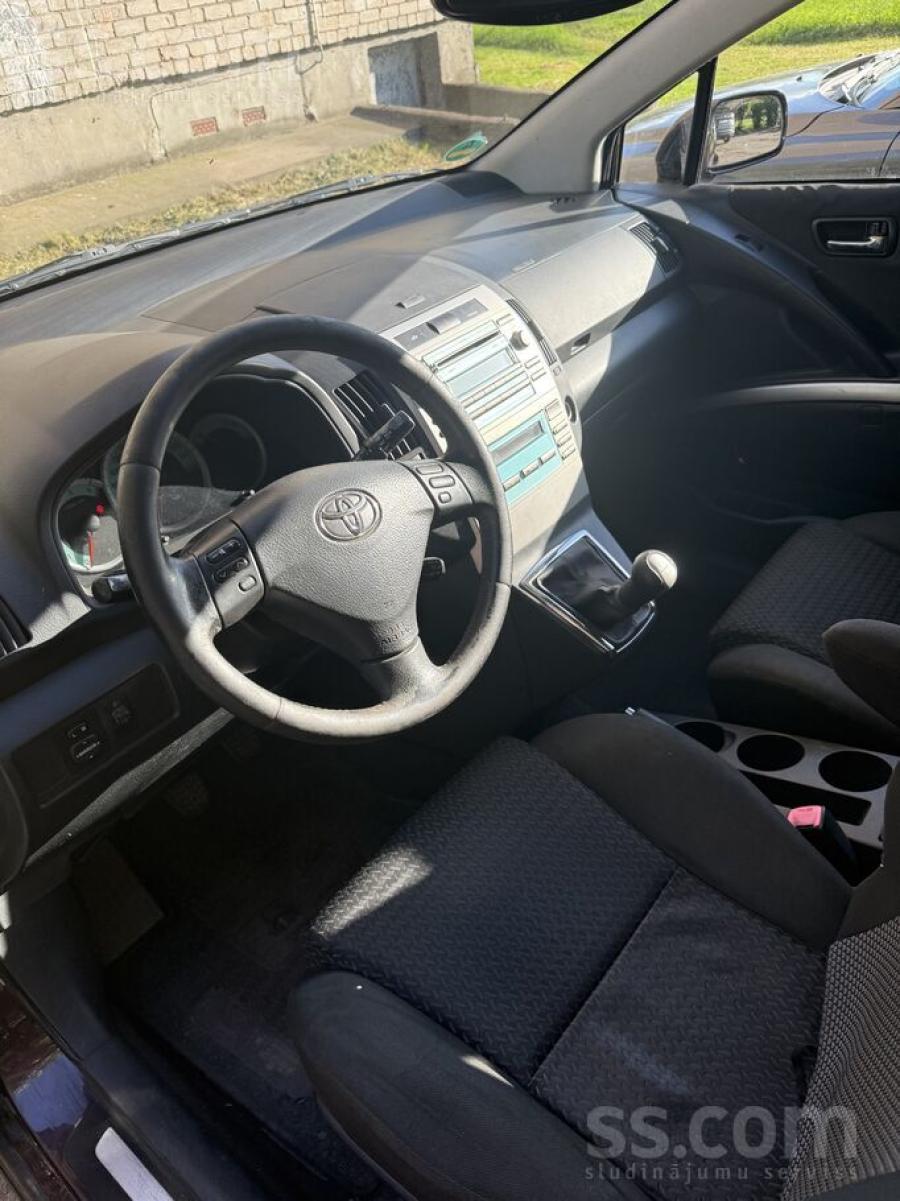 Toyota Corolla Verso 2008 Daugavpils, ar dzinēja tilpumu 2.20 L un nobraukumu 313 tūkst. km par 2500 €, foto 6 vietnē AUTOMOTO.COM.LV