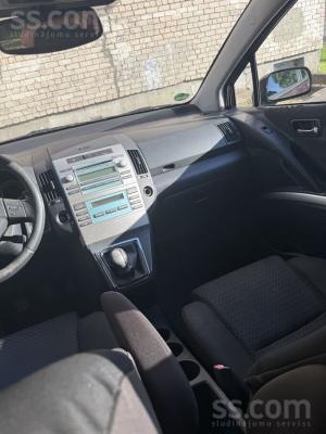 Toyota Corolla Verso 2008 Daugavpils, ar dzinēja tilpumu 2.20 L un nobraukumu 313 tūkst. km par 2500 €, foto 8 vietnē AUTOMOTO.COM.LV