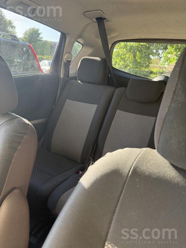 Toyota Corolla Verso 2008 Daugavpils, ar dzinēja tilpumu 2.20 L un nobraukumu 313 tūkst. km par 2500 €, foto 8 vietnē AUTOMOTO.COM.LV