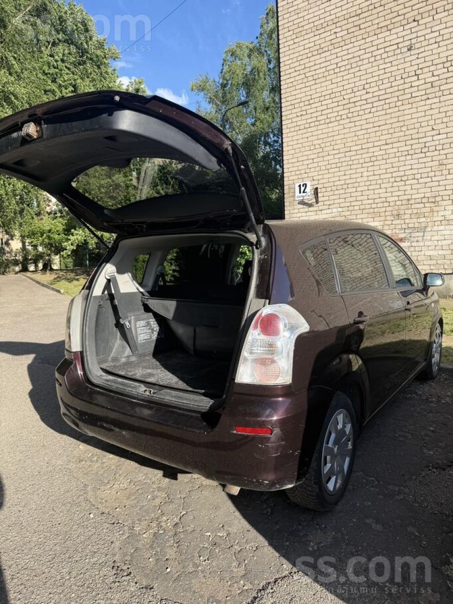 Toyota Corolla Verso 2008 Daugavpils, ar dzinēja tilpumu 2.20 L un nobraukumu 313 tūkst. km par 2500 €, foto 12 vietnē AUTOMOTO.COM.LV