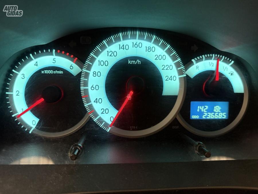 Toyota Corolla Verso 2008 Viļņa, ar dzinēja tilpumu 2.20 L un nobraukumu 237 tūkst. km par 1350 €, foto 9 vietnē AUTOMOTO.COM.LV