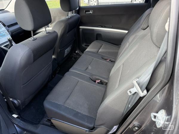 Toyota Corolla Verso 2008 in Vilnius, with an engine capacity of 2.20 L and mileage of 237 thousand km for 1300 €, photo 10 on AUTOMOTO.COM.LV