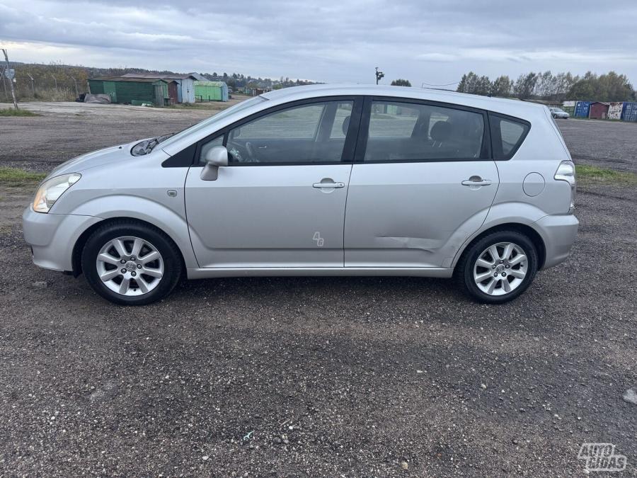 Toyota Corolla Verso 2008 in Vilnius, with an engine capacity of 2.20 L and mileage of 309 thousand km for 1750 €, photo 5 on AUTOMOTO.COM.LV