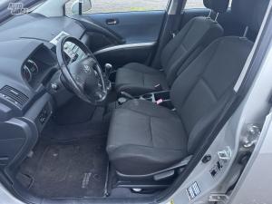Toyota Corolla Verso 2008 in Vilnius, with an engine capacity of 2.20 L and mileage of 309 thousand km for 1750 €, photo 16 on AUTOMOTO.COM.LV
