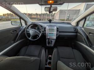 Toyota Corolla Verso 2009 in Jelgava, with an engine capacity of 2.20 L and mileage of 325 thousand km for 2300 €, photo 5 on AUTOMOTO.COM.LV