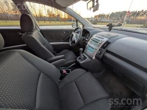 Toyota Corolla Verso 2009 in Jelgava, with an engine capacity of 2.20 L and mileage of 325 thousand km for 2300 €, photo 6 on AUTOMOTO.COM.LV