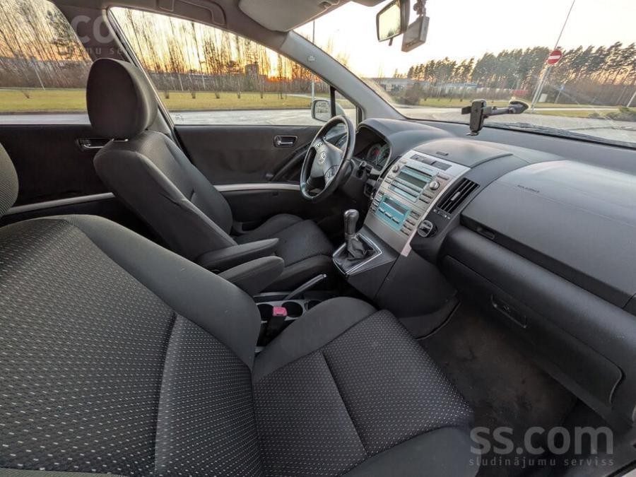 Toyota Corolla Verso 2009 in Jelgava, with an engine capacity of 2.20 L and mileage of 325 thousand km for 2300 €, photo 6 on AUTOMOTO.COM.LV