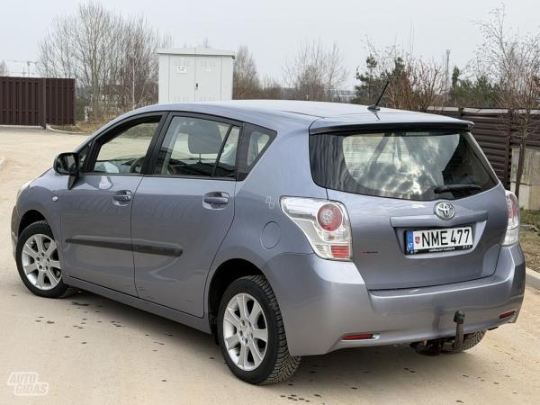 Toyota Corolla Verso 2009 Viļņa, ar dzinēja tilpumu 2.00 L un nobraukumu 232 tūkst. km par 3500 €, foto 3 vietnē AUTOMOTO.COM.LV