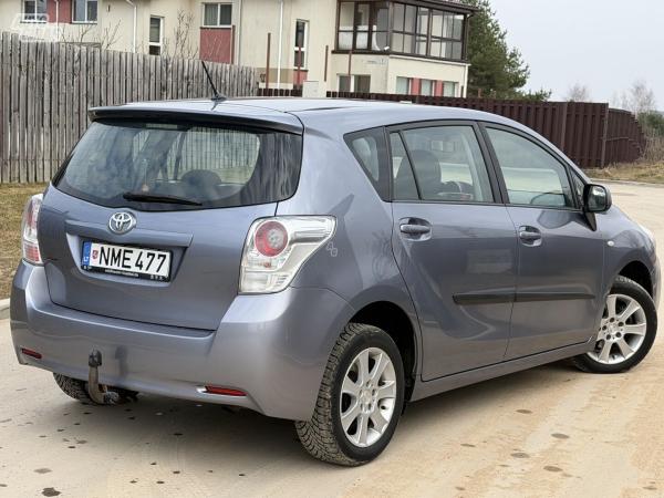 Toyota Corolla Verso 2009 Viļņa, ar dzinēja tilpumu 2.00 L un nobraukumu 232 tūkst. km par 3500 €, foto 4 vietnē AUTOMOTO.COM.LV