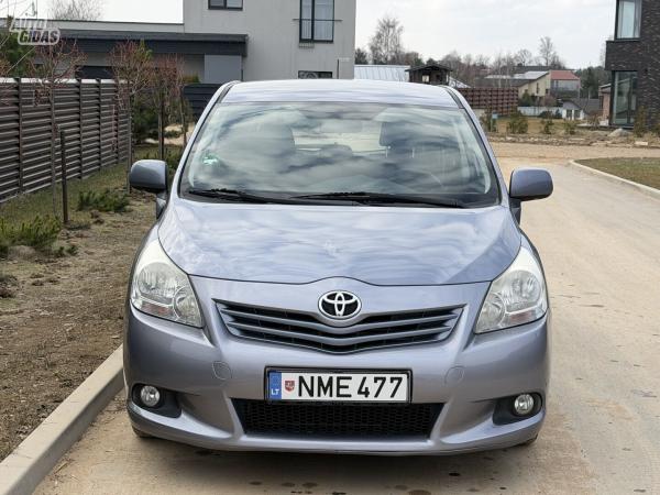 Toyota Corolla Verso 2009 Viļņa, ar dzinēja tilpumu 2.00 L un nobraukumu 232 tūkst. km par 3500 €, foto 8 vietnē AUTOMOTO.COM.LV