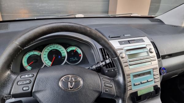 Toyota Corolla Verso 2009 Panevēža, ar dzinēja tilpumu 2.20 L un nobraukumu 299 tūkst. km par 2300 €, foto 2 vietnē AUTOMOTO.COM.LV