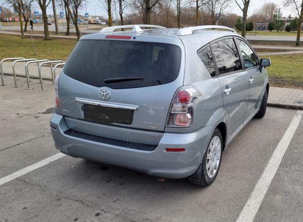 Toyota Corolla Verso 2009 Panevēža, ar dzinēja tilpumu 2.20 L un nobraukumu 299 tūkst. km par 2300 €, foto 3 vietnē AUTOMOTO.COM.LV