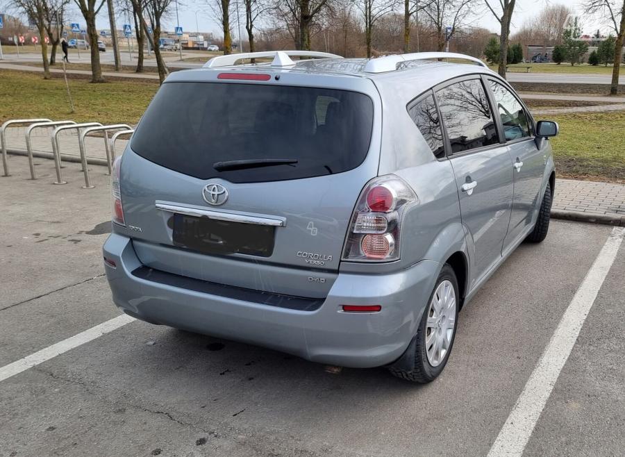 Toyota Corolla Verso 2009 Panevēža, ar dzinēja tilpumu 2.20 L un nobraukumu 299 tūkst. km par 2300 €, foto 4 vietnē AUTOMOTO.COM.LV
