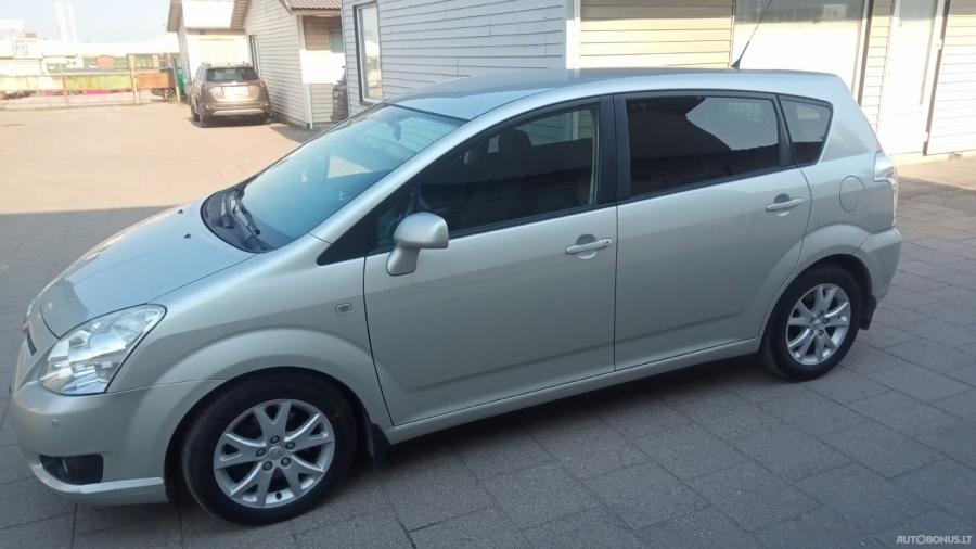 Toyota Corolla Verso 2009 in Vilnius, with an engine capacity of 2.20 L and mileage of 280 thousand km for 4550 €, photo 3 on AUTOMOTO.COM.LV