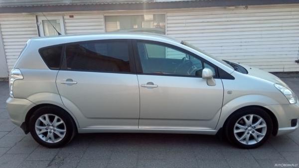 Toyota Corolla Verso 2009 in Vilnius, with an engine capacity of 2.20 L and mileage of 280 thousand km for 4550 €, photo 3 on AUTOMOTO.COM.LV