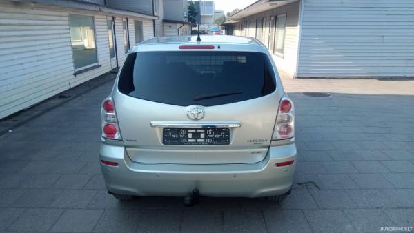Toyota Corolla Verso 2009 in Vilnius, with an engine capacity of 2.20 L and mileage of 280 thousand km for 4550 €, photo 4 on AUTOMOTO.COM.LV