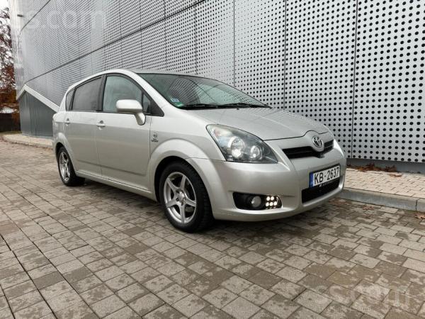 Toyota Corolla Verso 2009 Rīga, ar dzinēja tilpumu 2.20 L un nobraukumu 342 tūkst. km par 2700 €, foto 1 vietnē AUTOMOTO.COM.LV