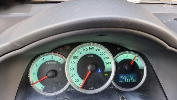Toyota Corolla Verso 2009 Panevēža, ar dzinēja tilpumu 2.20 L un nobraukumu 290 tūkst. km par 1950 €, foto 5 vietnē AUTOMOTO.COM.LV