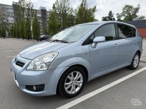 Toyota Corolla Verso 2009 in Klaipeda, with an engine capacity of 2.20 L and mileage of 290 thousand km for 2850 €, photo  on AUTOMOTO.COM.LV