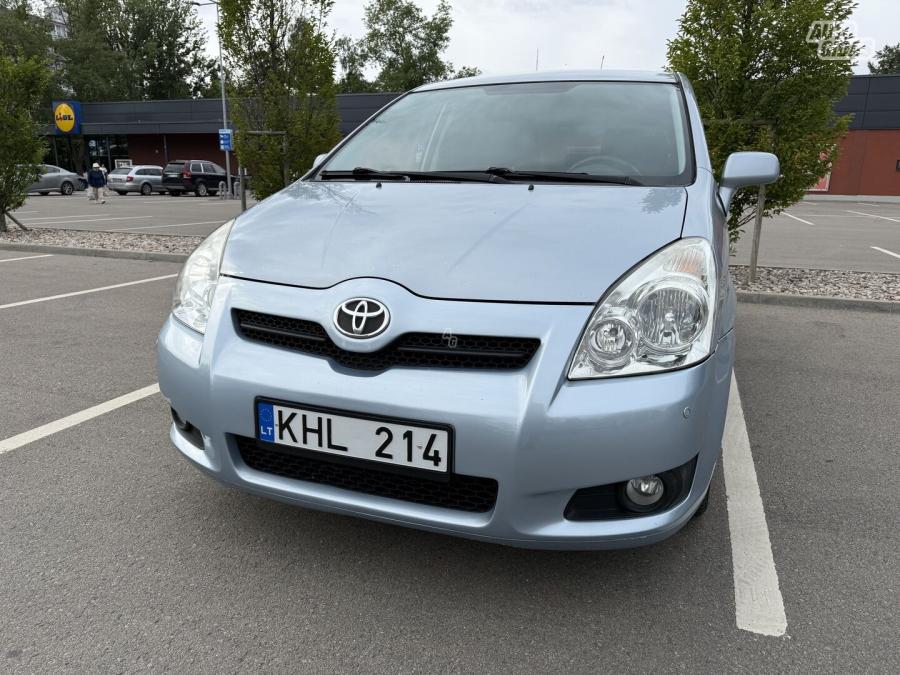 Toyota Corolla Verso 2009 in Klaipeda, with an engine capacity of 2.20 L and mileage of 290 thousand km for 2850 €, photo 5 on AUTOMOTO.COM.LV