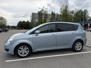 Toyota Corolla Verso 2009 in Klaipeda, with an engine capacity of 2.20 L and mileage of 290 thousand km for 2850 €, photo 9 on AUTOMOTO.COM.LV