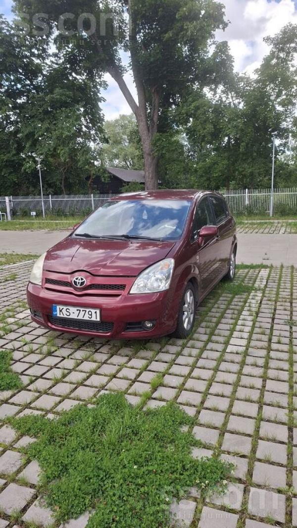 Sarkans Toyota Corolla Verso 2005 Rīga, ar dzinēja tilpumu 2.00 L un nobraukumu 271 tūkst. km par 1700 €, foto 6 vietnē AUTOMOTO.COM.LV