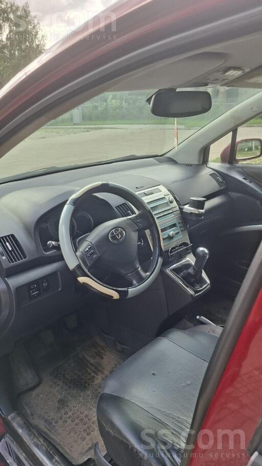 Sarkans Toyota Corolla Verso 2005 Rīga, ar dzinēja tilpumu 2.00 L un nobraukumu 271 tūkst. km par 1700 €, foto 8 vietnē AUTOMOTO.COM.LV