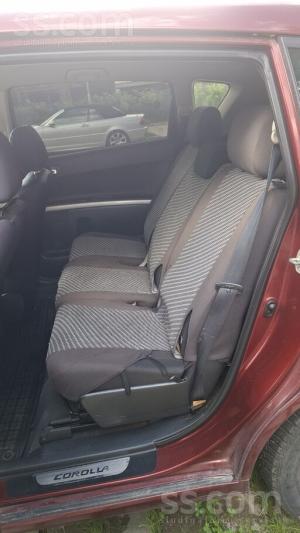 Sarkans Toyota Corolla Verso 2005 Rīga, ar dzinēja tilpumu 2.00 L un nobraukumu 271 tūkst. km par 1700 €, foto 10 vietnē AUTOMOTO.COM.LV