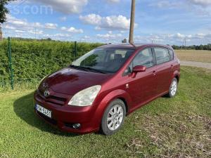 Red Toyota Corolla Verso 2005 in Jelgava, with an engine capacity of 2.00 L and mileage of 350 thousand km for 1800 €, photo  on AUTOMOTO.COM.LV