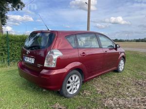 Red Toyota Corolla Verso 2005 in Jelgava, with an engine capacity of 2.00 L and mileage of 350 thousand km for 1800 €, photo 6 on AUTOMOTO.COM.LV