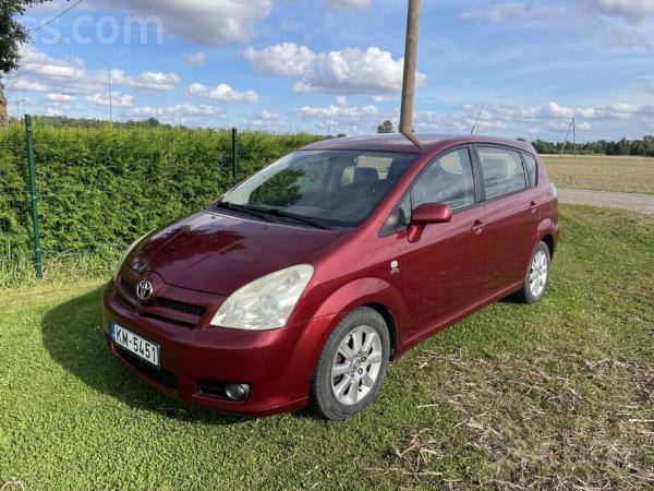 Sarkans Toyota Corolla Verso 2005 Jelgava, ar dzinēja tilpumu 2.00 L un nobraukumu 350 tūkst. km par 1800 €, foto 1 vietnē AUTOMOTO.COM.LV