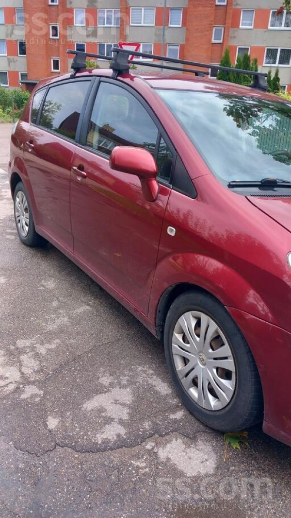 Sarkans Toyota Corolla Verso 2005 Dobele, ar dzinēja tilpumu 2.20 L un nobraukumu 340 tūkst. km par 1250 €, foto 1 vietnē AUTOMOTO.COM.LV
