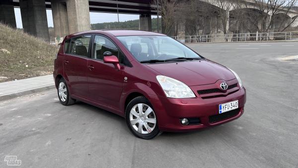 Sarkans Toyota Corolla Verso 2005 Kauņa, ar dzinēja tilpumu 1.80 L un nobraukumu 365 tūkst. km par 2499 €, foto 2 vietnē AUTOMOTO.COM.LV
