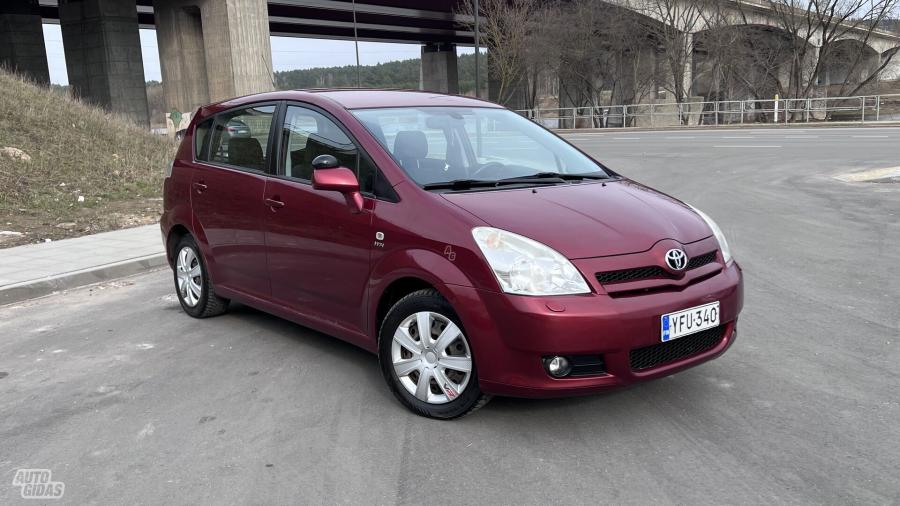 Red Toyota Corolla Verso 2005 in Kaunas, with an engine capacity of 1.80 L and mileage of 365 thousand km for 2499 €, photo 2 on AUTOMOTO.COM.LV
