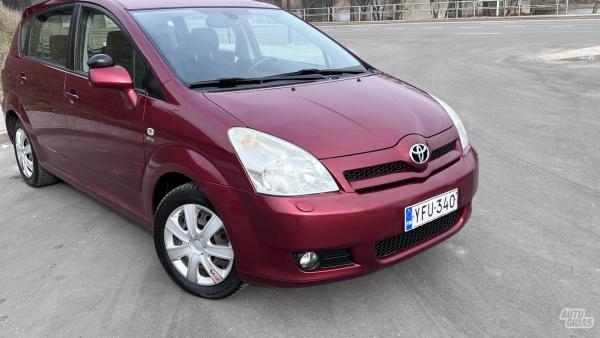 Sarkans Toyota Corolla Verso 2005 Kauņa, ar dzinēja tilpumu 1.80 L un nobraukumu 365 tūkst. km par 2499 €, foto 3 vietnē AUTOMOTO.COM.LV