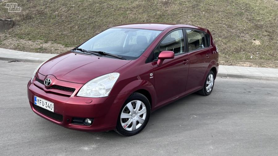 Red Toyota Corolla Verso 2005 in Kaunas, with an engine capacity of 1.80 L and mileage of 365 thousand km for 2499 €, photo 5 on AUTOMOTO.COM.LV