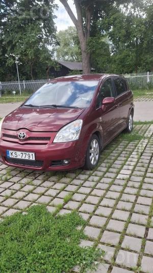 Красный Тойота Королла Версо 2005 в Рига, объемом двигателя 2.00 л и пробегом 270 тыс. км за 1000 €, фото 3 на AUTOMOTO.COM.LV
