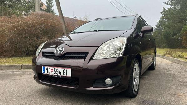 Sarkans Toyota Corolla Verso 2007 Viļņa, ar dzinēja tilpumu 1.60 L un nobraukumu 226 tūkst. km par 4150 €, foto 2 vietnē AUTOMOTO.COM.LV