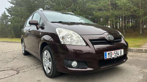 Sarkans Toyota Corolla Verso 2007 Viļņa, ar dzinēja tilpumu 1.60 L un nobraukumu 226 tūkst. km par 4150 €, foto 5 vietnē AUTOMOTO.COM.LV