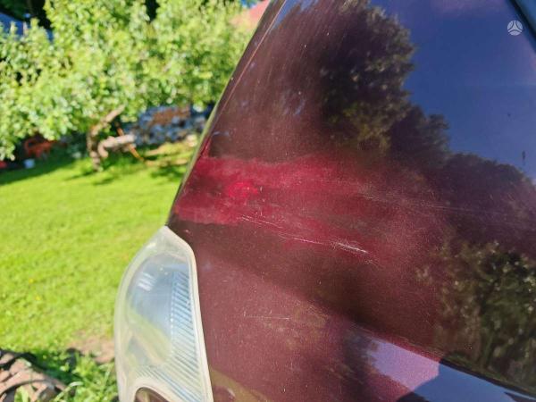 Sarkans Toyota Corolla Verso 2008 Šauļi, ar dzinēja tilpumu 2.23 L un nobraukumu 269 tūkst. km par 2000 €, foto 6 vietnē AUTOMOTO.COM.LV
