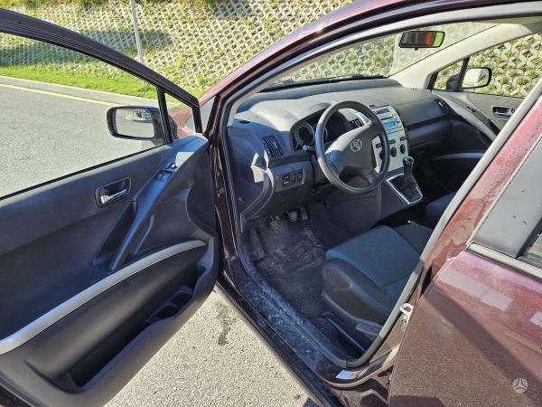 Red Toyota Corolla Verso 2008 in Vilnius, with an engine capacity of 1.60 L and mileage of 217 thousand km for 3400 €, photo 9 on AUTOMOTO.COM.LV