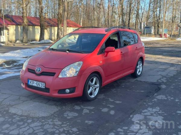 Red Toyota Corolla Verso 2009 in Riga, with an engine capacity of 2.20 L and mileage of 0 thousand km for 2499 €, photo 1 on AUTOMOTO.COM.LV