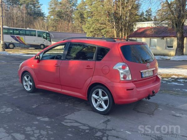 Red Toyota Corolla Verso 2009 in Riga, with an engine capacity of 2.20 L and mileage of 0 thousand km for 2499 €, photo 3 on AUTOMOTO.COM.LV