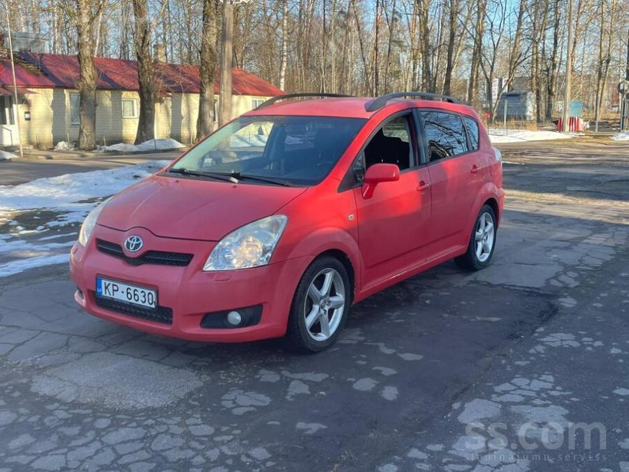 Красный Тойота Королла Версо 2009 в Рига, объемом двигателя 2.20 л и пробегом 0 тыс. км за 2499 €, фото 1 на AUTOMOTO.COM.LV