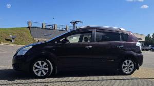 Sarkans Toyota Corolla Verso 2009 Anykščiai, ar dzinēja tilpumu 2.23 L un nobraukumu 265 tūkst. km par 3000 €, foto 5 vietnē AUTOMOTO.COM.LV